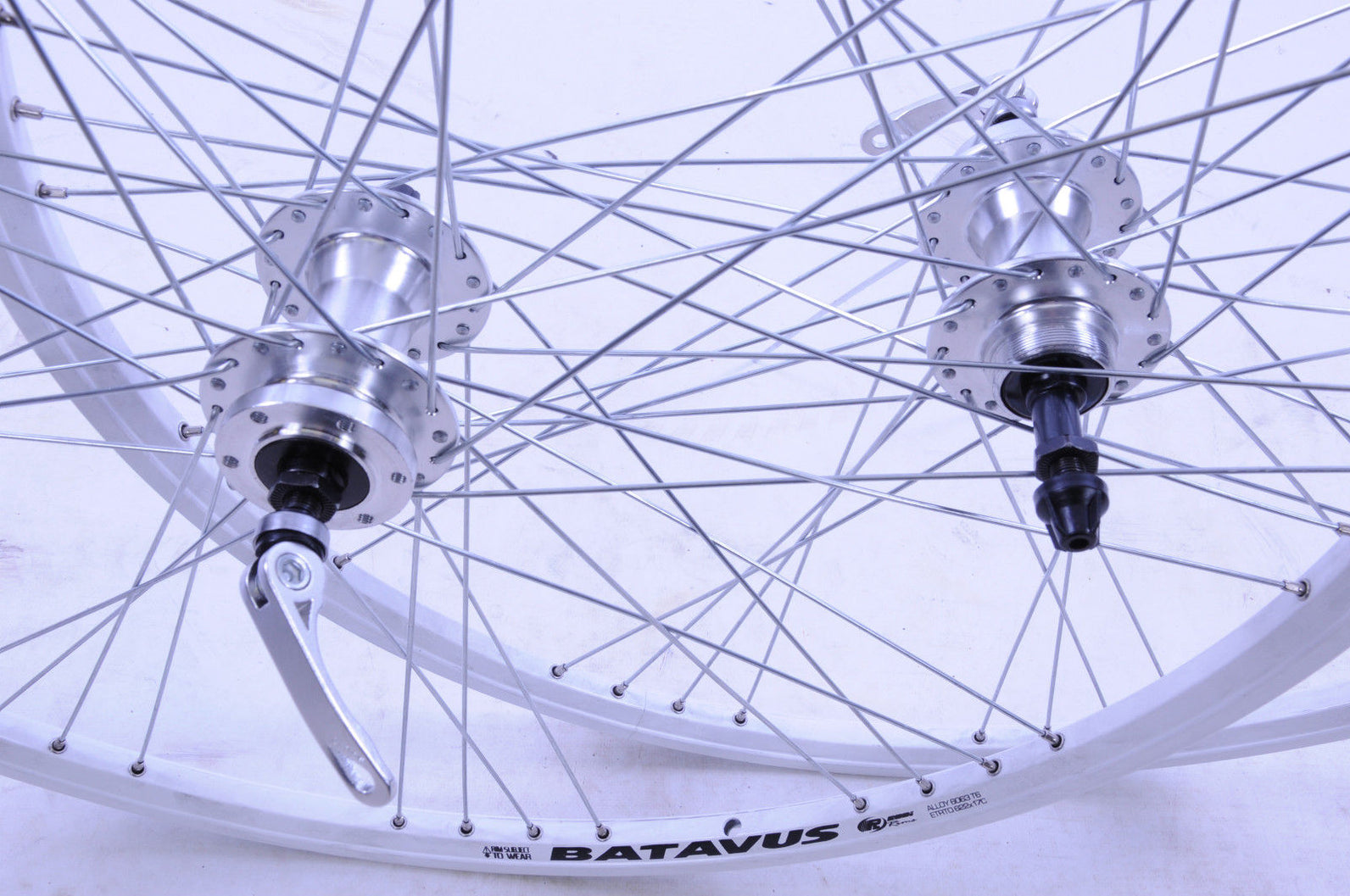 PAIR 700c DISC HUB WHEELS WHITE DEEP SECTION 9 x 4 SPOKING WHITE 5,6 or ...