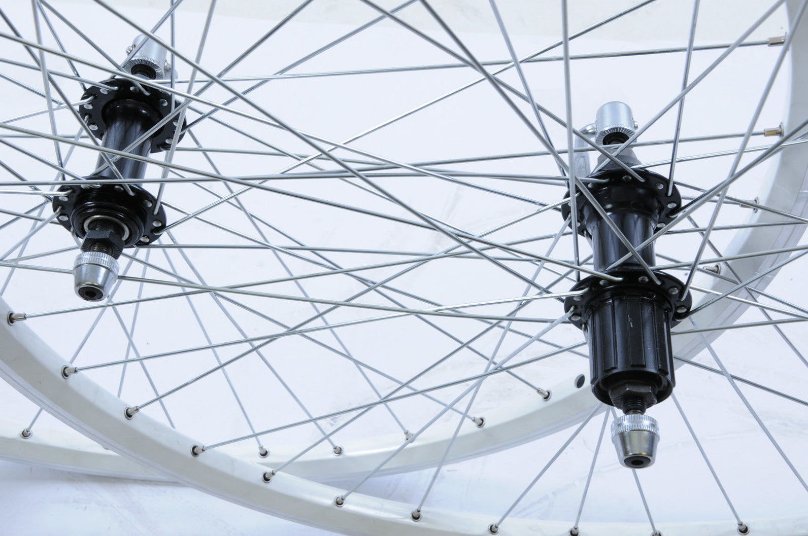 PAIR 700c 622 x 19 WHEELS 8/9 CASSETTE WHITE DUAL WALL RIMS QR HUBS ...